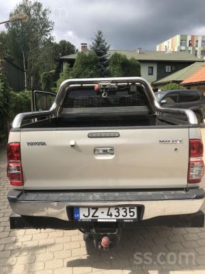 Pelēks Toyota Hilux 2015 Rīga, ar dzinēja tilpumu 3.00 L un nobraukumu 160 tūkst. km par 19900 €, foto 5 vietnē AUTOMOTO.COM.LV