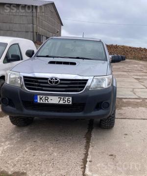 Grey Toyota Hilux 2015 in Daugavpils, with an engine capacity of 2.50 L and mileage of 445 thousand km for 11000 €, photo  on AUTOMOTO.COM.LV