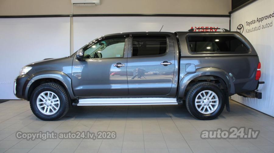 Pelēks Toyota Hilux 2016 Tallina, ar dzinēja tilpumu 3.00 L un nobraukumu 140 tūkst. km par 27490 €, foto 4 vietnē AUTOMOTO.COM.LV