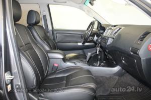 Pelēks Toyota Hilux 2016 Tallina, ar dzinēja tilpumu 3.00 L un nobraukumu 140 tūkst. km par 27490 €, foto 7 vietnē AUTOMOTO.COM.LV