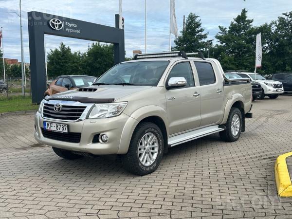 Pelēks Toyota Hilux 2016 Liepāja, ar dzinēja tilpumu 2.50 L un nobraukumu 148 tūkst. km par 21900 €, foto 1 vietnē AUTOMOTO.COM.LV