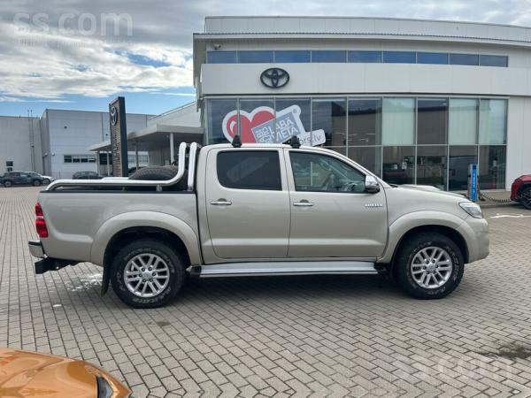 Pelēks Toyota Hilux 2016 Liepāja, ar dzinēja tilpumu 2.50 L un nobraukumu 148 tūkst. km par 21900 €, foto 5 vietnē AUTOMOTO.COM.LV