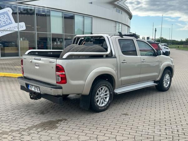 Pelēks Toyota Hilux 2016 Liepāja, ar dzinēja tilpumu 2.50 L un nobraukumu 148 tūkst. km par 21900 €, foto 6 vietnē AUTOMOTO.COM.LV