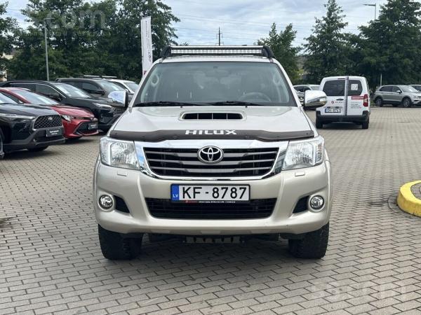 Pelēks Toyota Hilux 2016 Liepāja, ar dzinēja tilpumu 2.50 L un nobraukumu 148 tūkst. km par 21900 €, foto 7 vietnē AUTOMOTO.COM.LV