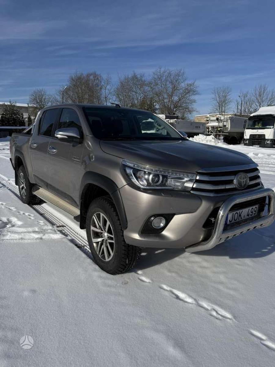 Pelēks Toyota Hilux 2017 Jurbarkas, ar dzinēja tilpumu 2.39 L un nobraukumu 277 tūkst. km par 25000 €, foto 1 vietnē AUTOMOTO.COM.LV