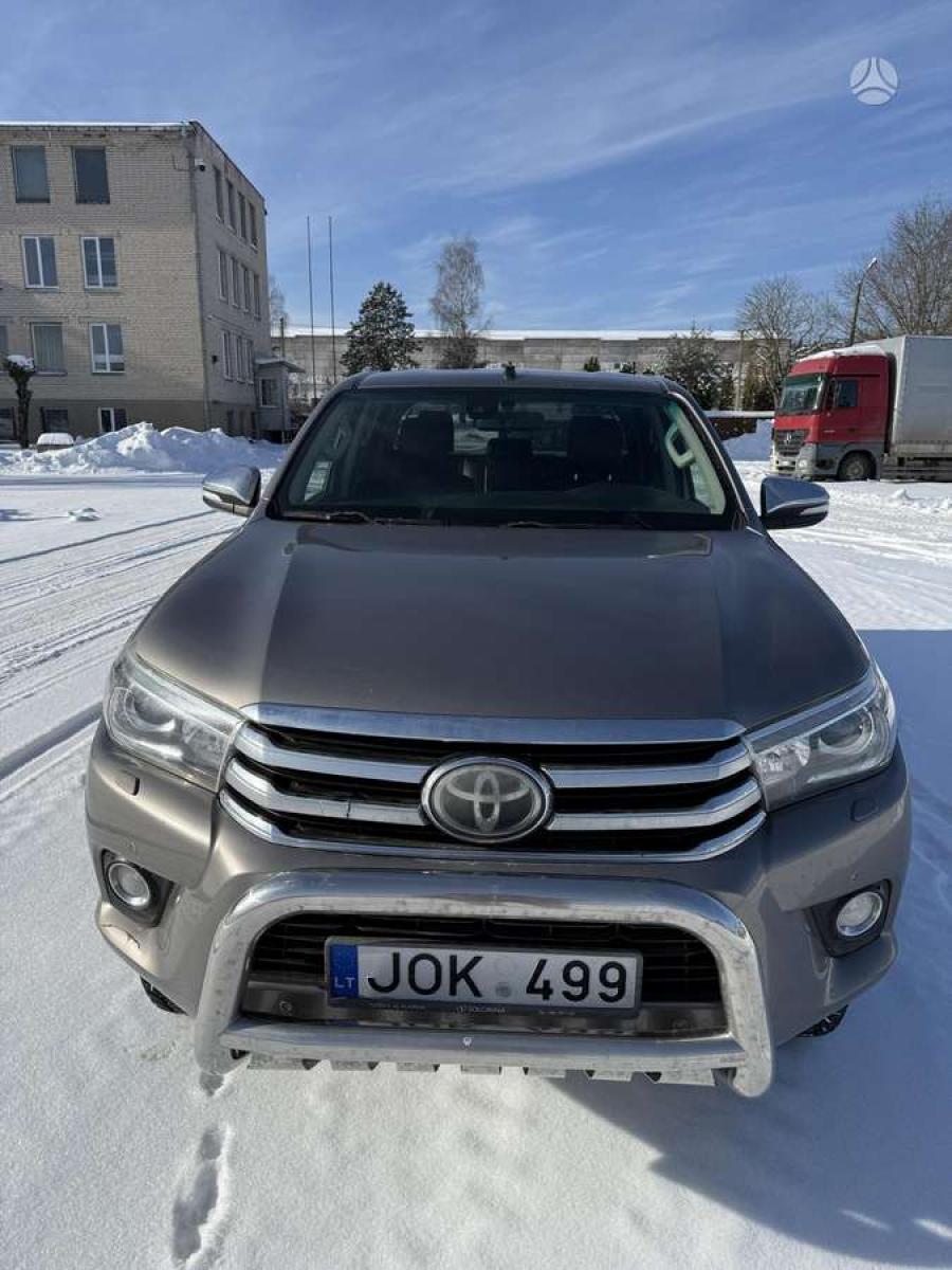 Pelēks Toyota Hilux 2017 Jurbarkas, ar dzinēja tilpumu 2.39 L un nobraukumu 277 tūkst. km par 25000 €, foto 5 vietnē AUTOMOTO.COM.LV