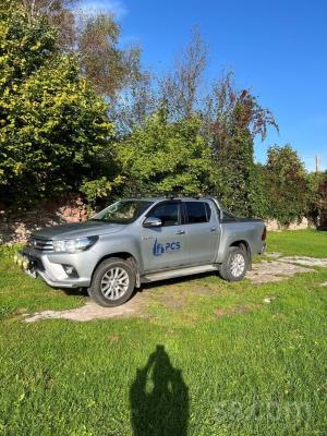 Pelēks Toyota Hilux 2017 Rīga, ar dzinēja tilpumu 2.40 L un nobraukumu 213 tūkst. km par 22000 €, foto  vietnē AUTOMOTO.COM.LV