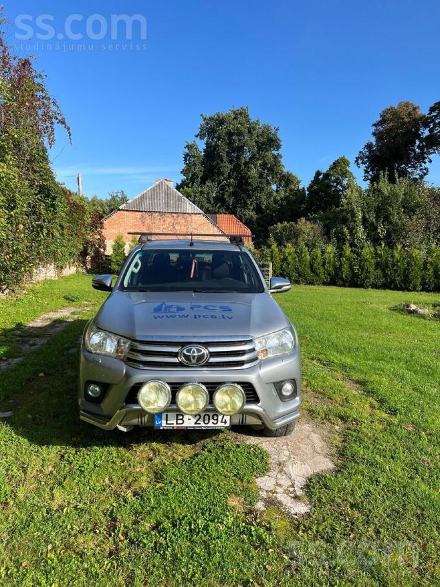 Pelēks Toyota Hilux 2017 Rīga, ar dzinēja tilpumu 2.40 L un nobraukumu 213 tūkst. km par 22000 €, foto 3 vietnē AUTOMOTO.COM.LV