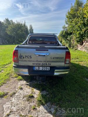 Pelēks Toyota Hilux 2017 Rīga, ar dzinēja tilpumu 2.40 L un nobraukumu 213 tūkst. km par 22000 €, foto 5 vietnē AUTOMOTO.COM.LV