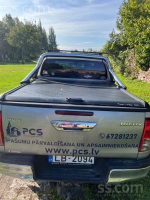 Pelēks Toyota Hilux 2017 Rīga, ar dzinēja tilpumu 2.40 L un nobraukumu 213 tūkst. km par 22000 €, foto 6 vietnē AUTOMOTO.COM.LV