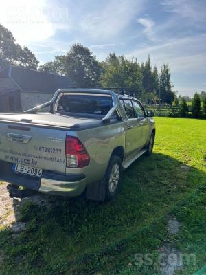 Pelēks Toyota Hilux 2017 Rīga, ar dzinēja tilpumu 2.40 L un nobraukumu 213 tūkst. km par 22000 €, foto 7 vietnē AUTOMOTO.COM.LV