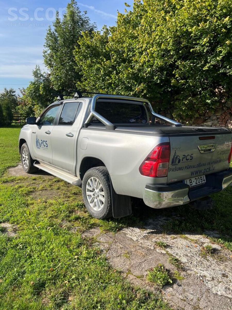 Pelēks Toyota Hilux 2017 Rīga, ar dzinēja tilpumu 2.40 L un nobraukumu 213 tūkst. km par 22000 €, foto 8 vietnē AUTOMOTO.COM.LV