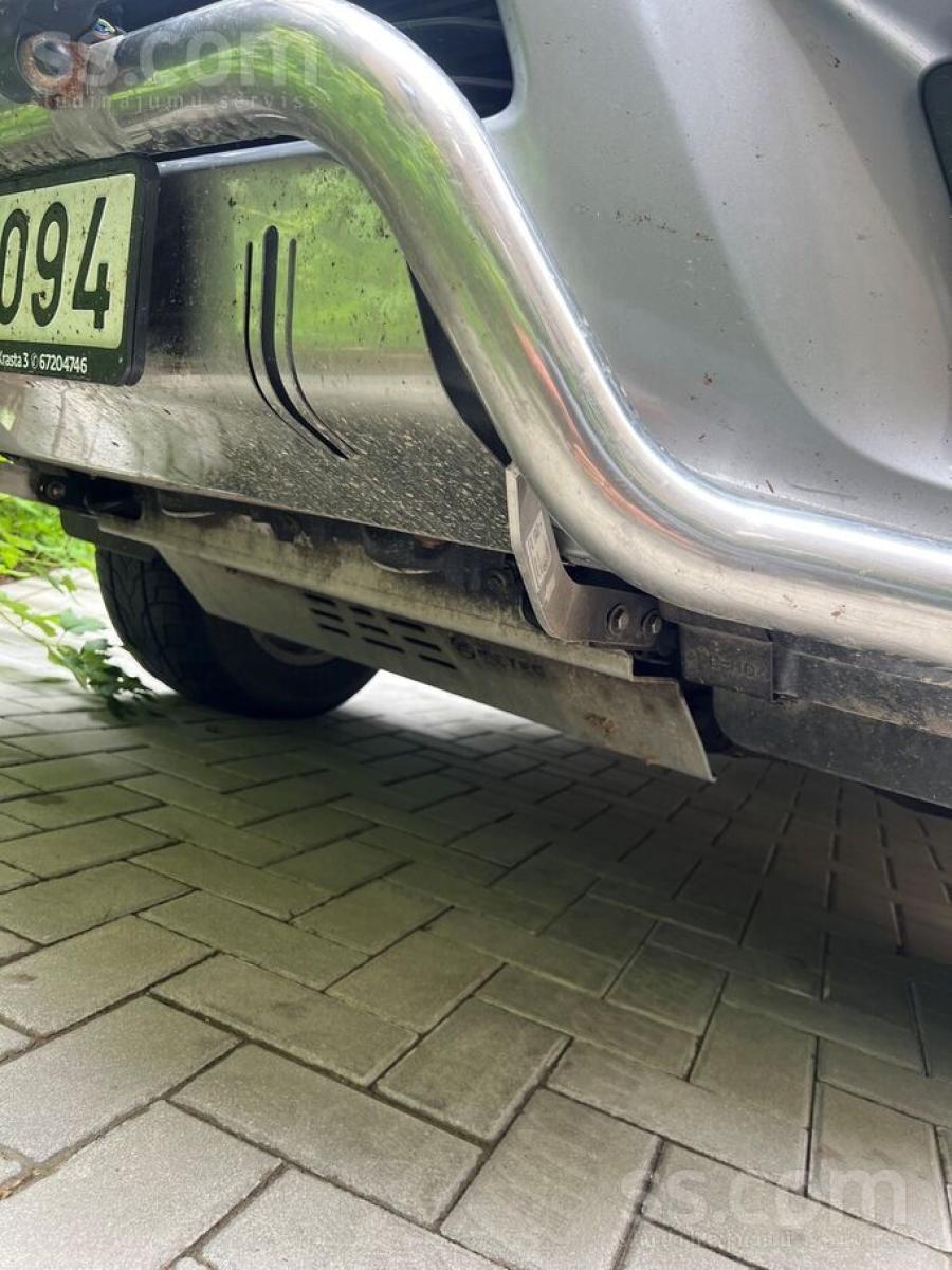 Pelēks Toyota Hilux 2017 Rīga, ar dzinēja tilpumu 2.40 L un nobraukumu 213 tūkst. km par 22000 €, foto 9 vietnē AUTOMOTO.COM.LV