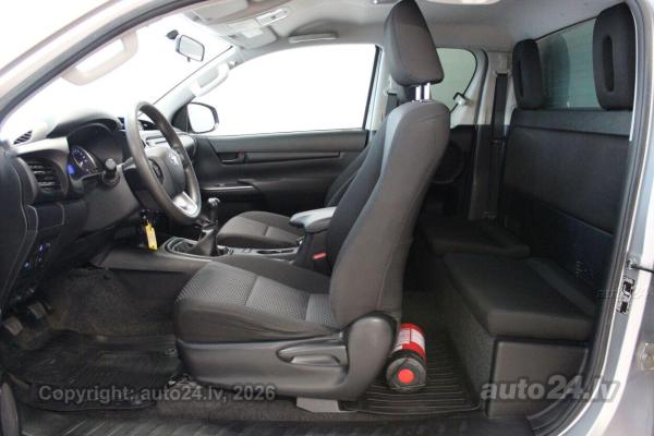 Grey Toyota Hilux 2019 in Viljandi, with an engine capacity of 2.40 L and mileage of 158 thousand km for 22490 €, photo 7 on AUTOMOTO.COM.LV