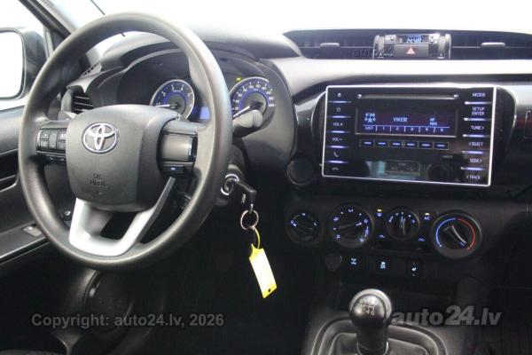 Grey Toyota Hilux 2019 in Viljandi, with an engine capacity of 2.40 L and mileage of 158 thousand km for 22490 €, photo 9 on AUTOMOTO.COM.LV