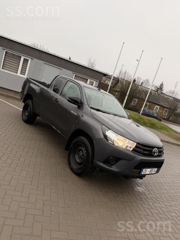 Pelēks Toyota Hilux 2019 Ludza, ar dzinēja tilpumu 2.40 L un nobraukumu 291 tūkst. km par 16500 €, foto 2 vietnē AUTOMOTO.COM.LV