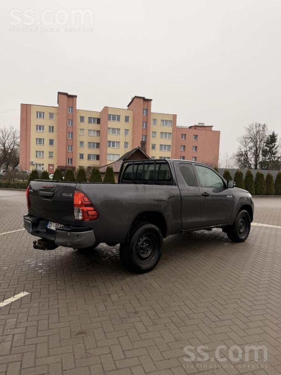 Pelēks Toyota Hilux 2019 Ludza, ar dzinēja tilpumu 2.40 L un nobraukumu 291 tūkst. km par 16500 €, foto 4 vietnē AUTOMOTO.COM.LV