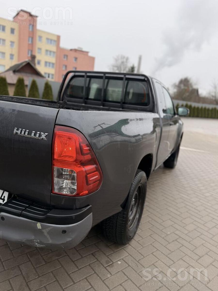 Pelēks Toyota Hilux 2019 Ludza, ar dzinēja tilpumu 2.40 L un nobraukumu 291 tūkst. km par 16500 €, foto 5 vietnē AUTOMOTO.COM.LV