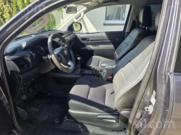 Grey Toyota Hilux 2019 in Vilnius, with an engine capacity of 2.40 L and mileage of 279 thousand km for 15000 €, photo 8 on AUTOMOTO.COM.LV