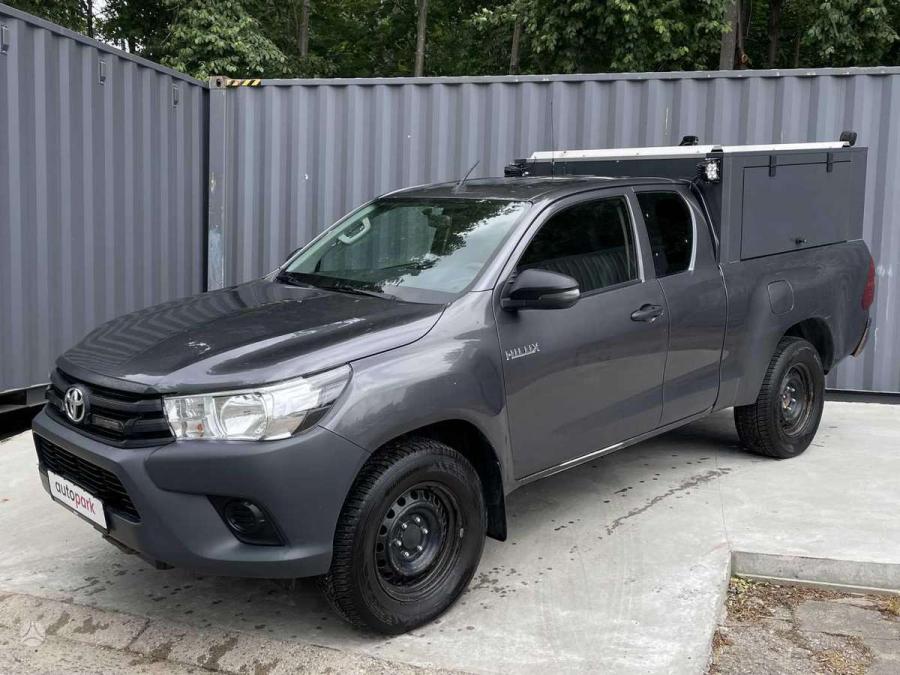 Grey Toyota Hilux 2019 in Vilnius, with an engine capacity of 2.39 L and mileage of 324 thousand km for 18900 €, photo 1 on AUTOMOTO.COM.LV