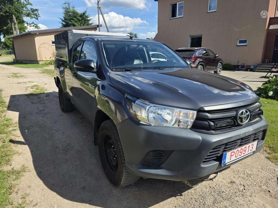 Pelēks Toyota Hilux 2019 Viļņa, ar dzinēja tilpumu 2.39 L un nobraukumu 279 tūkst. km par 14520 €, foto 1 vietnē AUTOMOTO.COM.LV