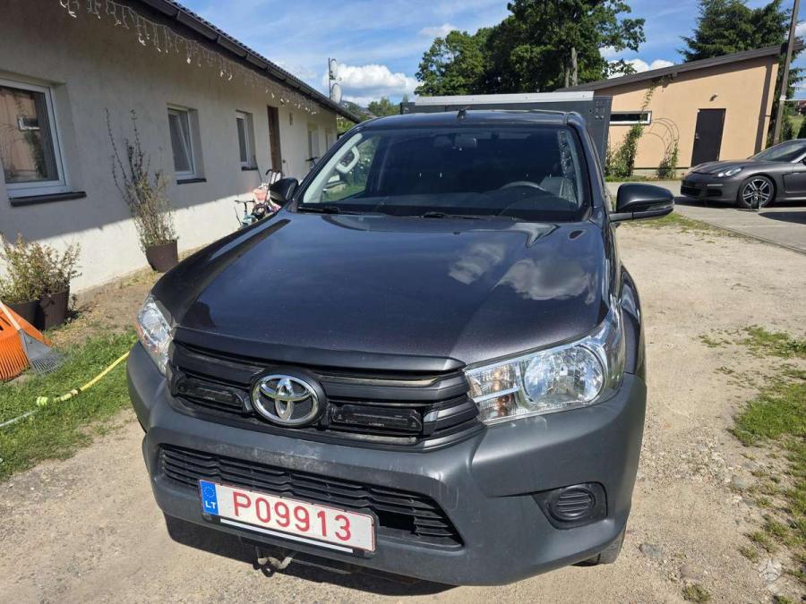 Pelēks Toyota Hilux 2019 Viļņa, ar dzinēja tilpumu 2.39 L un nobraukumu 279 tūkst. km par 14520 €, foto 4 vietnē AUTOMOTO.COM.LV