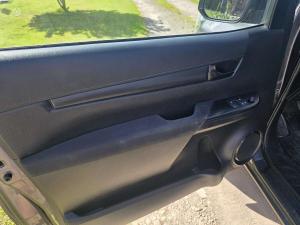 Pelēks Toyota Hilux 2019 Viļņa, ar dzinēja tilpumu 2.39 L un nobraukumu 279 tūkst. km par 14520 €, foto 9 vietnē AUTOMOTO.COM.LV