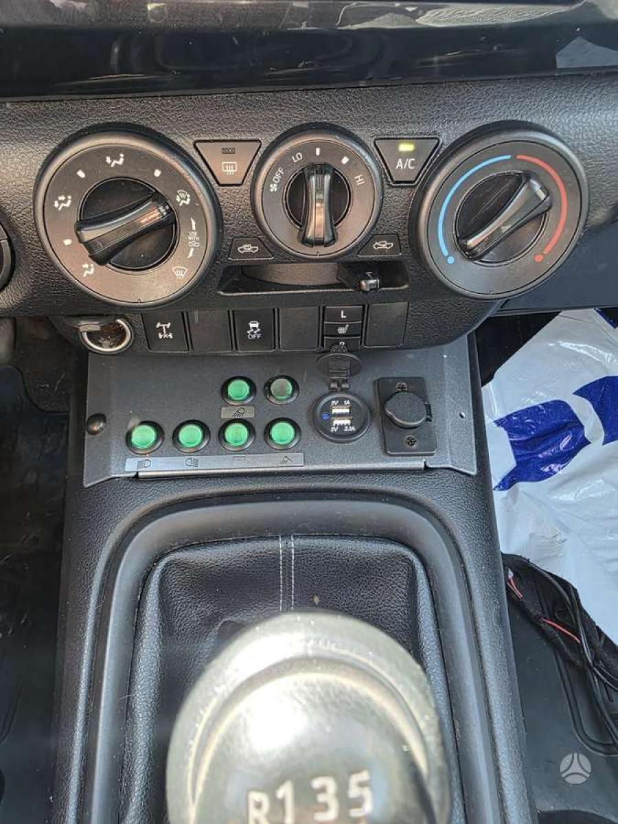 Pelēks Toyota Hilux 2019 Viļņa, ar dzinēja tilpumu 2.39 L un nobraukumu 279 tūkst. km par 14520 €, foto 11 vietnē AUTOMOTO.COM.LV