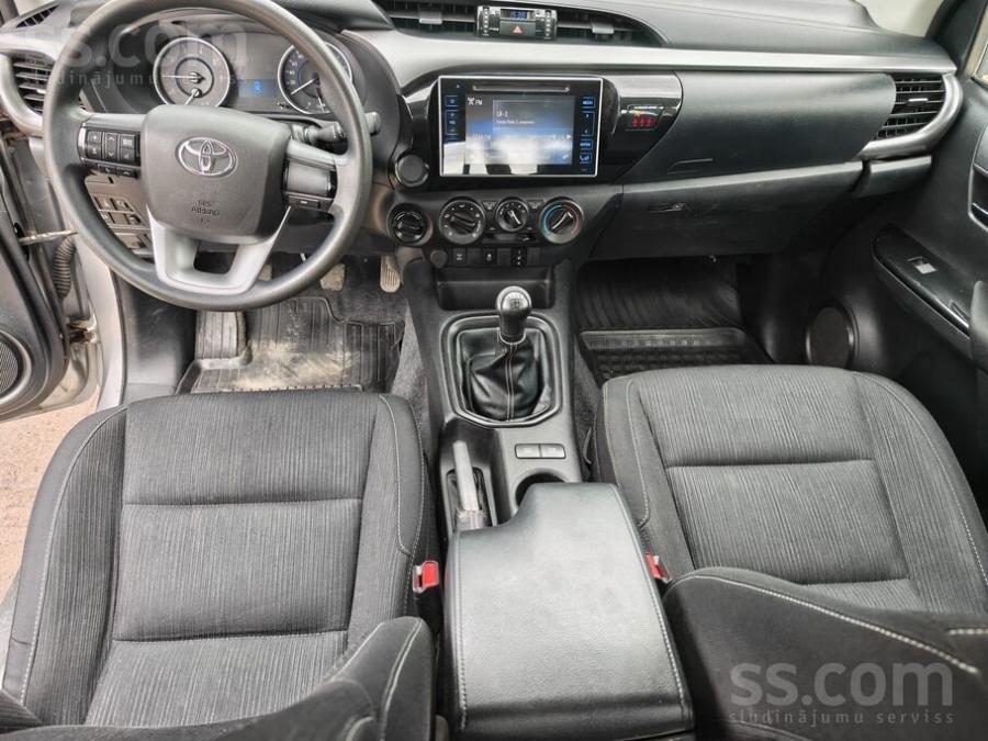 Pelēks Toyota Hilux 2019 Rīga, ar dzinēja tilpumu 2.40 L un nobraukumu 166 tūkst. km par 21000 €, foto 6 vietnē AUTOMOTO.COM.LV
