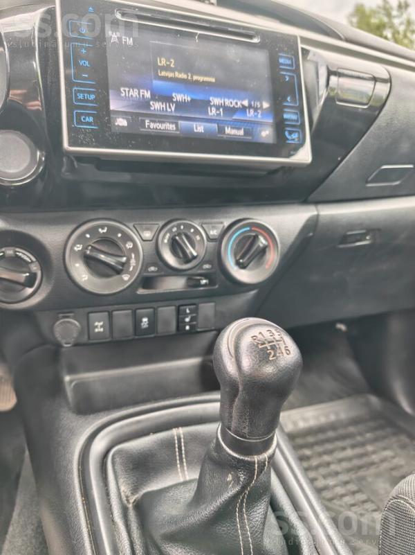 Grey Toyota Hilux 2019 in Riga, with an engine capacity of 2.40 L and mileage of 166 thousand km for 21000 €, photo 6 on AUTOMOTO.COM.LV