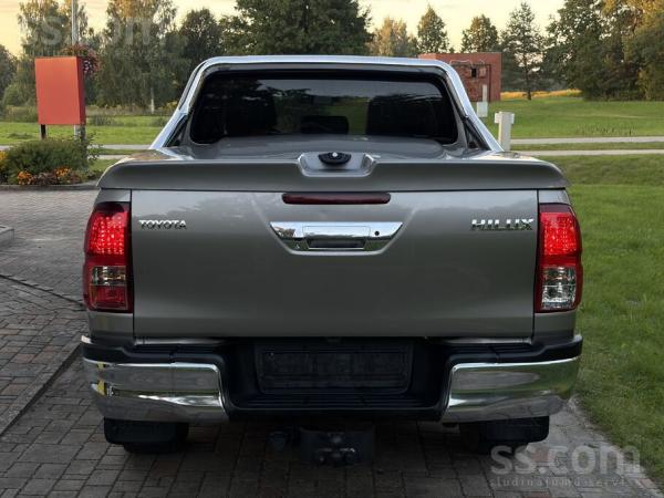 Тойота Хайлюкс 2019 в Елгава на AUTOMOTO.COM.LV Серый Тойота Хайлюкс 2019 в Елгава, объемом двигателя 2.40 л и пробегом 133 тыс. км за 25900 €, фото 7 на AUTOMOTO.COM.LV