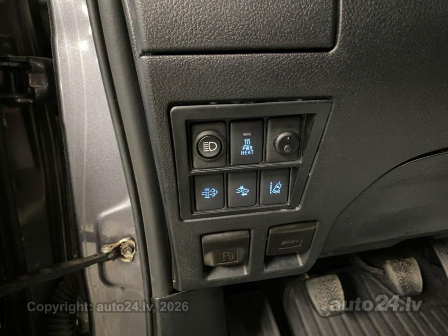 Серый Тойота Хайлюкс 2019 в Таллин, объемом двигателя 2.39 л и пробегом 125 тыс. км за 32900 €, фото 13 на AUTOMOTO.COM.LV