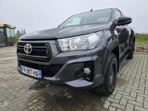 Grey Toyota Hilux 2020 in Taurage, with an engine capacity of 2.39 L and mileage of 43 thousand km for 22750 €, photo  on AUTOMOTO.COM.LV