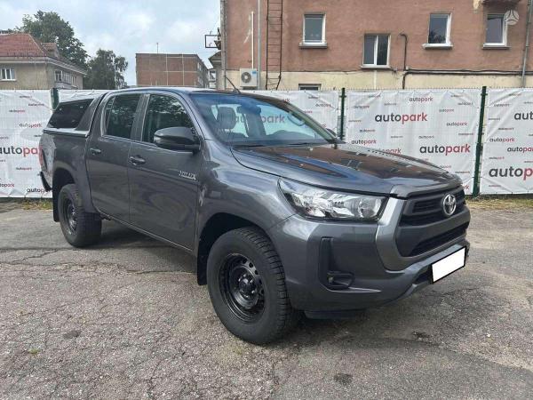 Pelēks Toyota Hilux 2021 Klaipėda, ar dzinēja tilpumu 2.39 L un nobraukumu 93 tūkst. km par 28500 €, foto 2 vietnē AUTOMOTO.COM.LV