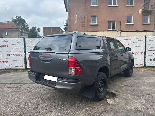 Pelēks Toyota Hilux 2021 Klaipėda, ar dzinēja tilpumu 2.39 L un nobraukumu 93 tūkst. km par 28500 €, foto 5 vietnē AUTOMOTO.COM.LV
