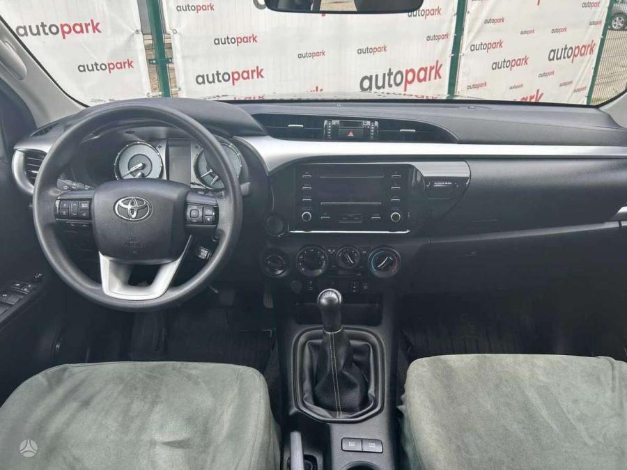 Pelēks Toyota Hilux 2021 Klaipėda, ar dzinēja tilpumu 2.39 L un nobraukumu 93 tūkst. km par 28500 €, foto 8 vietnē AUTOMOTO.COM.LV