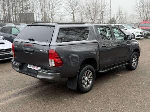 Grey Toyota Hilux 2021 in Vilnius, with an engine capacity of 2.39 L and mileage of 115 thousand km for 28900 €, photo 3 on AUTOMOTO.COM.LV