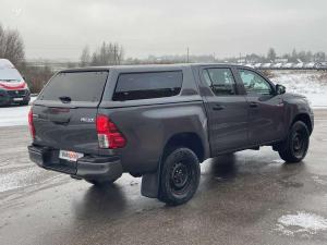 Grey Toyota Hilux 2021 in Ukmerge, with an engine capacity of 2.39 L and mileage of 126 thousand km for 26900 €, photo 4 on AUTOMOTO.COM.LV