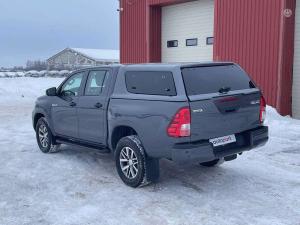 Grey Toyota Hilux 2021 in Ukmerge, with an engine capacity of 2.39 L and mileage of 84 thousand km for 29999 €, photo 5 on AUTOMOTO.COM.LV