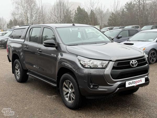 Grey Toyota Hilux 2021 in Vilnius, with an engine capacity of 2.40 L and mileage of 115 thousand km for 28900 €, photo 2 on AUTOMOTO.COM.LV
