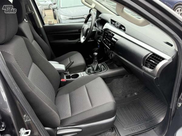 Grey Toyota Hilux 2021 in Vilnius, with an engine capacity of 2.40 L and mileage of 115 thousand km for 28900 €, photo 7 on AUTOMOTO.COM.LV