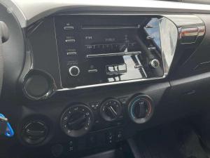 Pelēks Toyota Hilux 2021 Ukmergė, ar dzinēja tilpumu 2.39 L un nobraukumu 126 tūkst. km par 26900 €, foto 10 vietnē AUTOMOTO.COM.LV