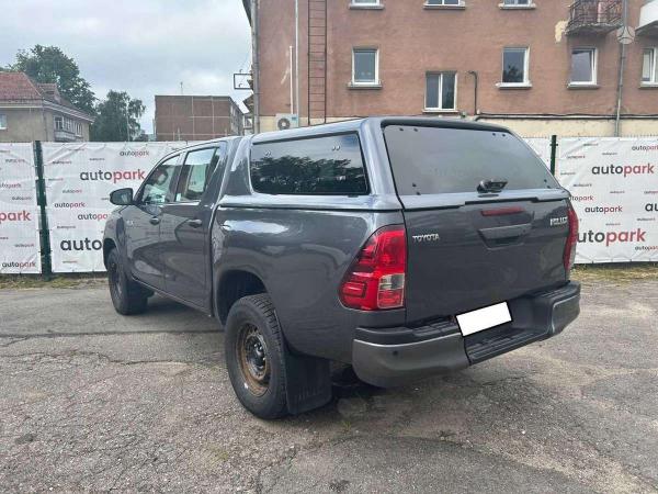 Grey Toyota Hilux 2021 in Klaipeda, with an engine capacity of 2.39 L and mileage of 93 thousand km for 28500 €, photo 7 on AUTOMOTO.COM.LV