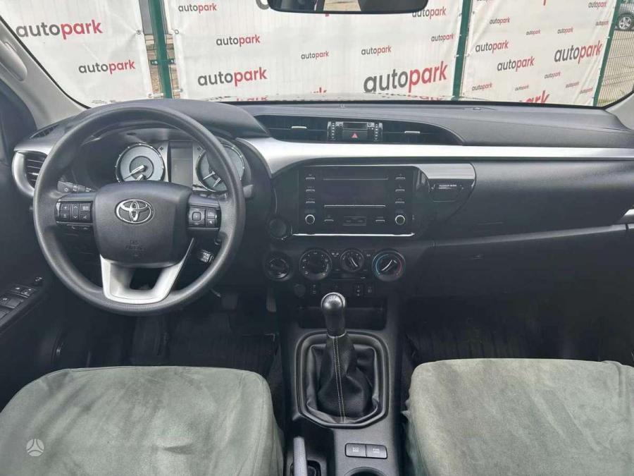 Pelēks Toyota Hilux 2021 Klaipėda, ar dzinēja tilpumu 2.39 L un nobraukumu 93 tūkst. km par 28500 €, foto 9 vietnē AUTOMOTO.COM.LV