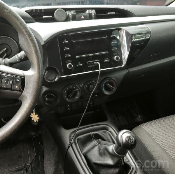 Toyota Hilux 2021 Rīga vietnē Pelēks Toyota Hilux 2021 Rīga, ar dzinēja tilpumu 2.40 L un nobraukumu 62 tūkst. km par 29000 €, foto 4 vietnē AUTOMOTO.COM.LV