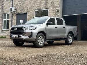 Pelēks Toyota Hilux 2021 Valka, ar dzinēja tilpumu 2.40 L un nobraukumu 310 tūkst. km par 24444 €, foto  vietnē AUTOMOTO.COM.LV