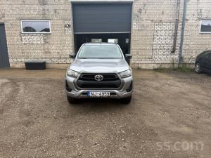 Pelēks Toyota Hilux 2021 Valka, ar dzinēja tilpumu 2.40 L un nobraukumu 310 tūkst. km par 24444 €, foto 3 vietnē AUTOMOTO.COM.LV