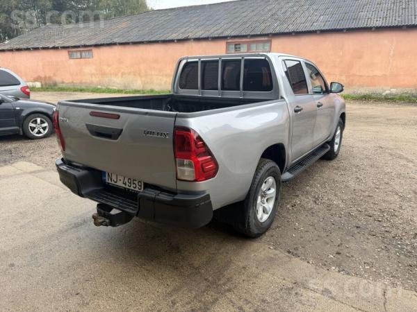 Pelēks Toyota Hilux 2021 Valka, ar dzinēja tilpumu 2.40 L un nobraukumu 310 tūkst. km par 24444 €, foto 6 vietnē AUTOMOTO.COM.LV