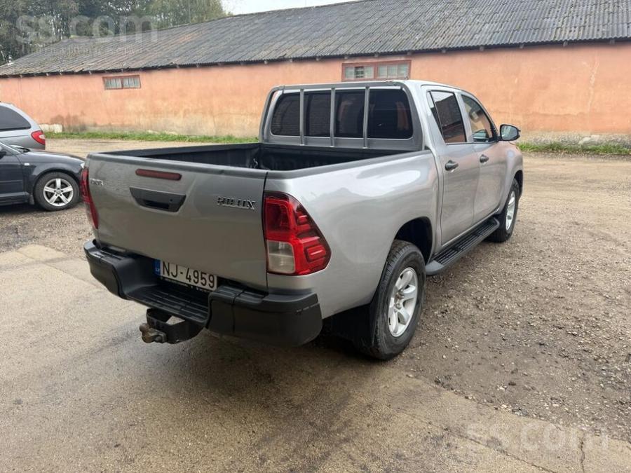 Pelēks Toyota Hilux 2021 Valka, ar dzinēja tilpumu 2.40 L un nobraukumu 310 tūkst. km par 24444 €, foto 6 vietnē AUTOMOTO.COM.LV