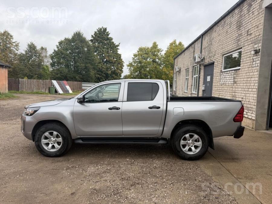 Pelēks Toyota Hilux 2021 Valka, ar dzinēja tilpumu 2.40 L un nobraukumu 310 tūkst. km par 24444 €, foto 9 vietnē AUTOMOTO.COM.LV